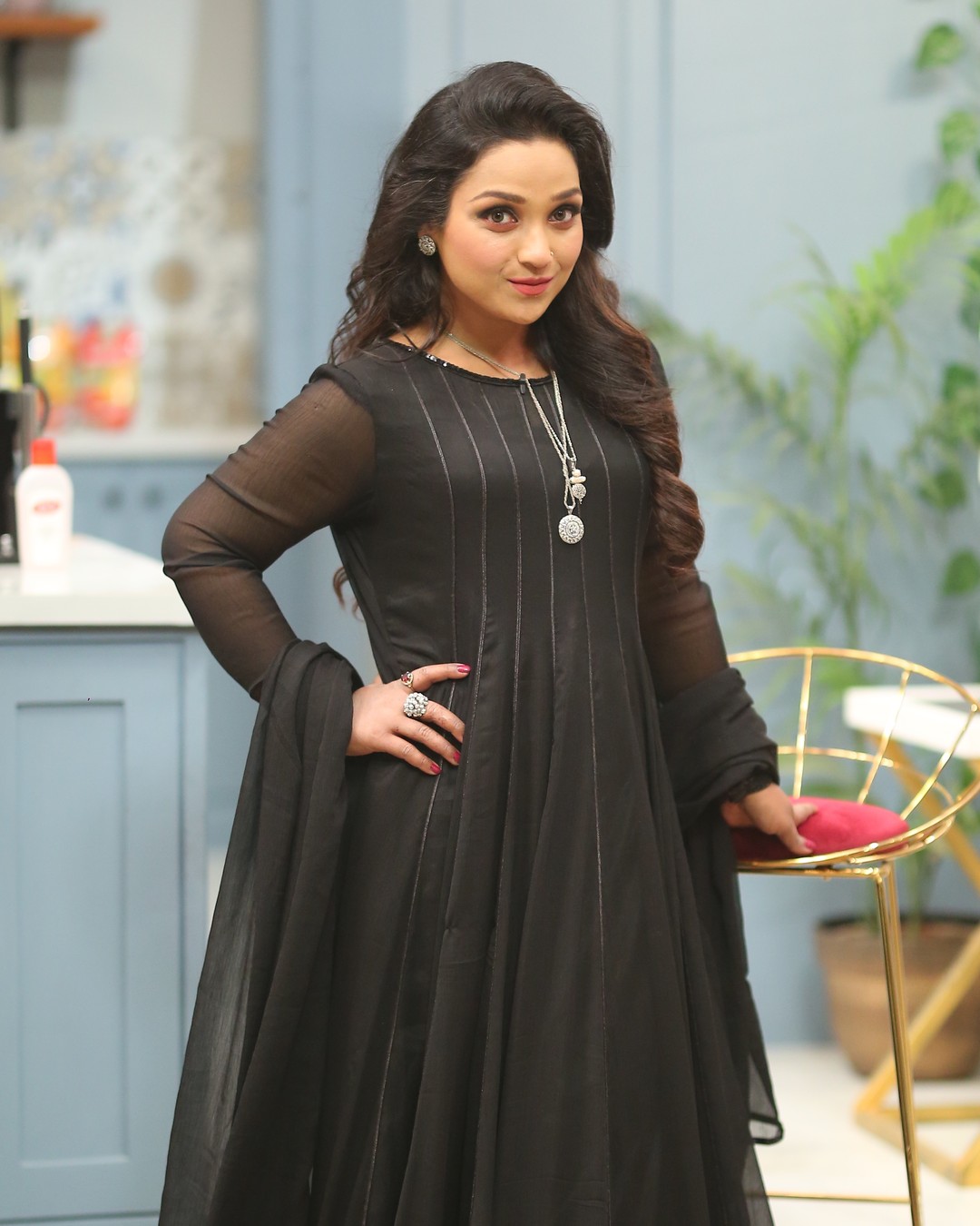 Uroosa Siddiqui's Beautiful Pictures With Son From A Birthday Party ...