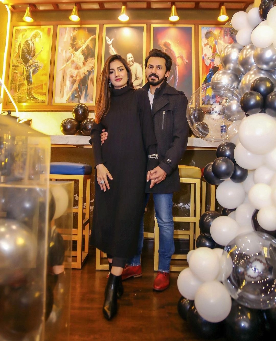 Bilal Qureshi's New Adorable Family Clicks | Reviewit.pk
