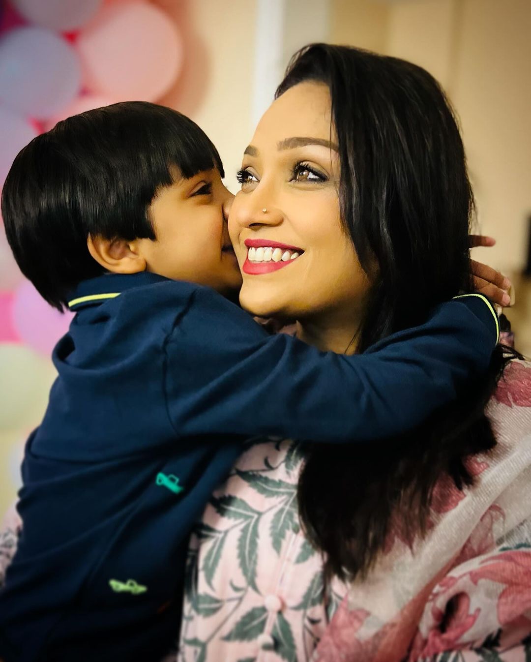 Uroosa Siddiqui's Beautiful Pictures With Son From A Birthday Party ...