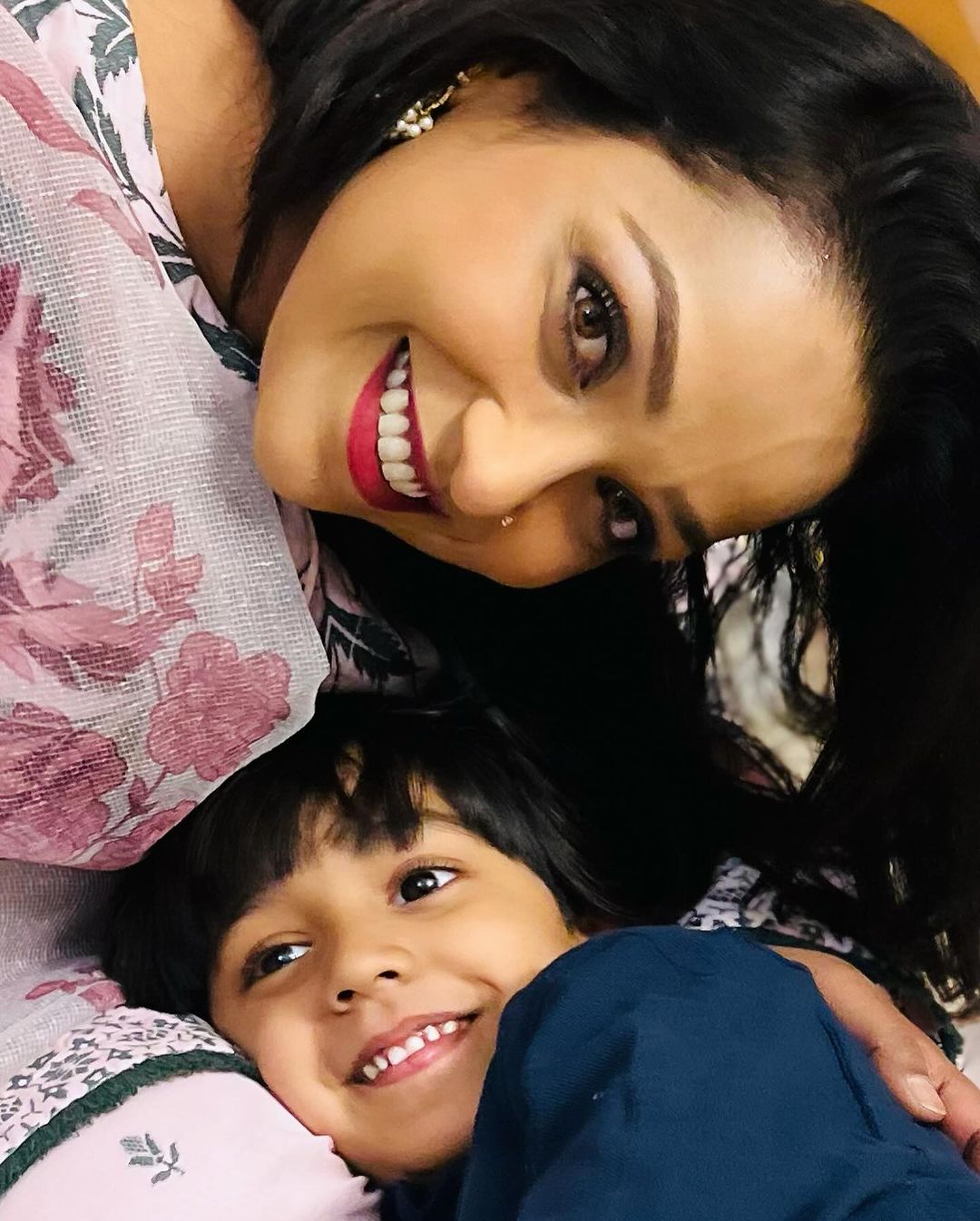Uroosa Siddiqui's Beautiful Pictures With Son From A Birthday Party ...