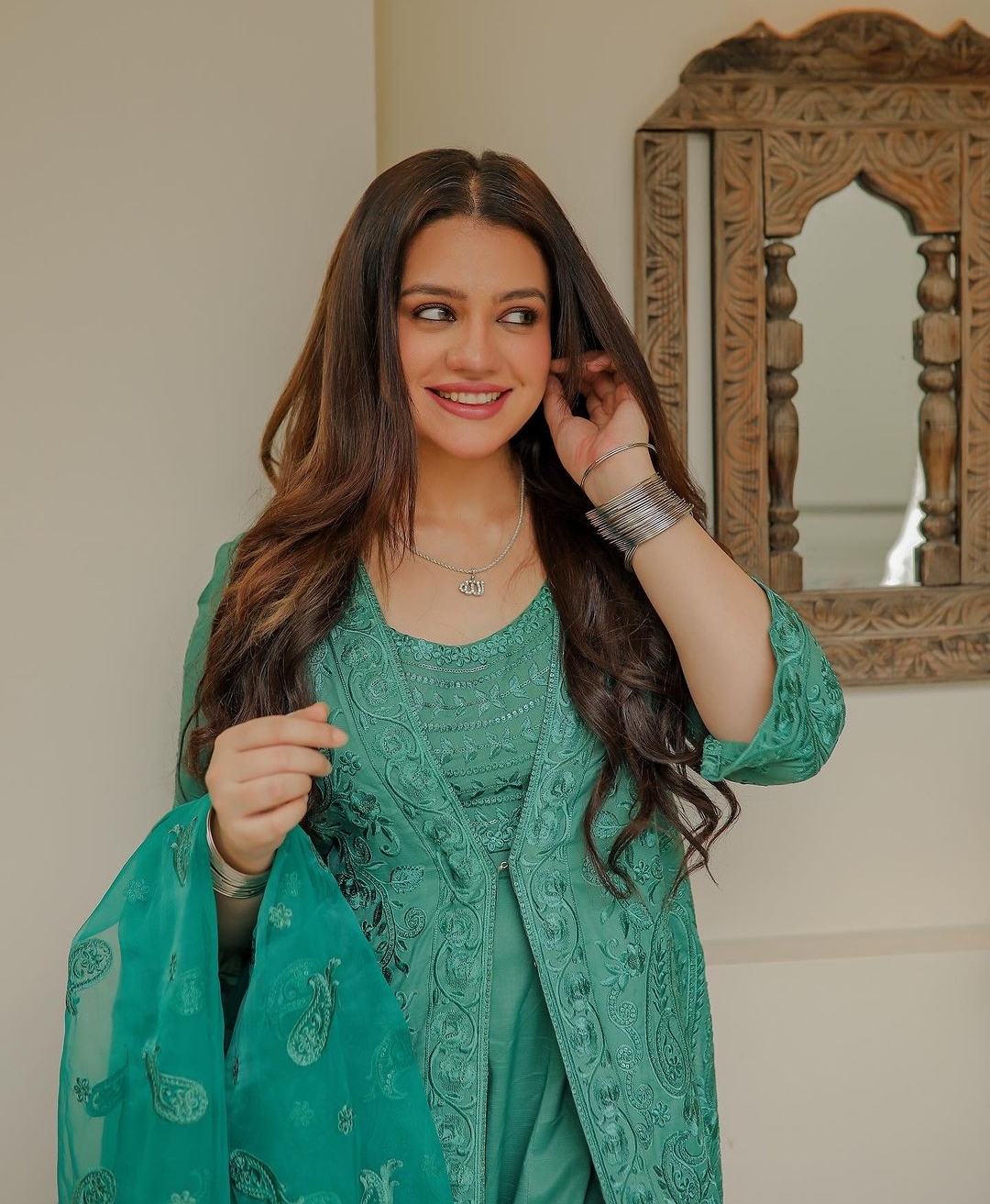 Asad Siddiqui's Adorable Family Pictures | Reviewit.pk