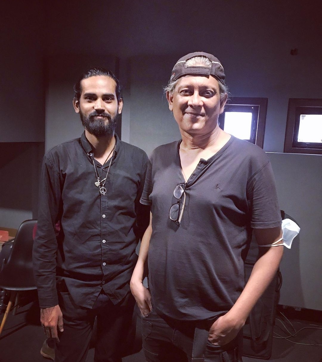 Veteran Pakistani Guitarist Adnan Afaq Passed Away | Reviewit.pk