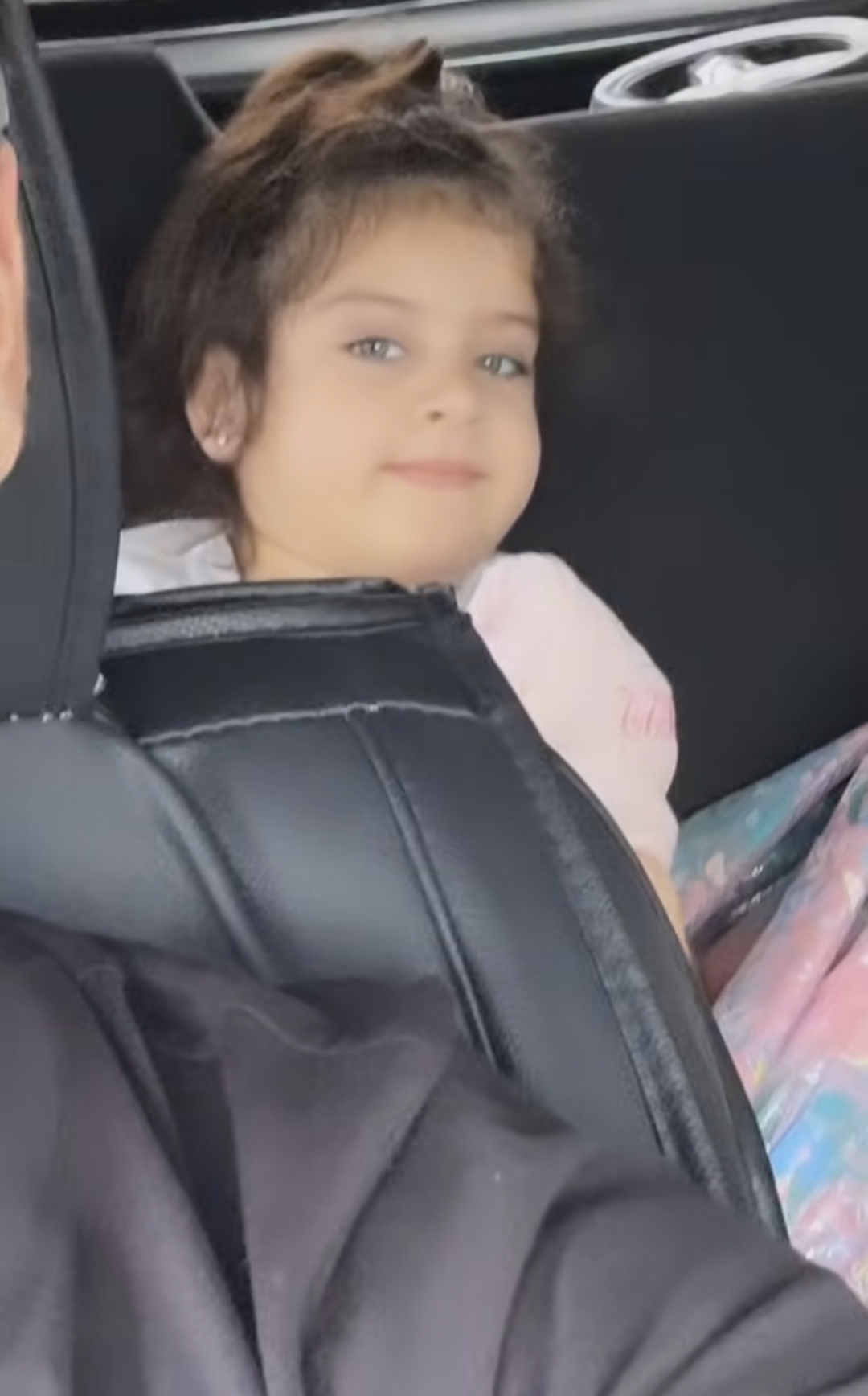 Aiman Khan Shares New Reel From Malaysia | Reviewit.pk