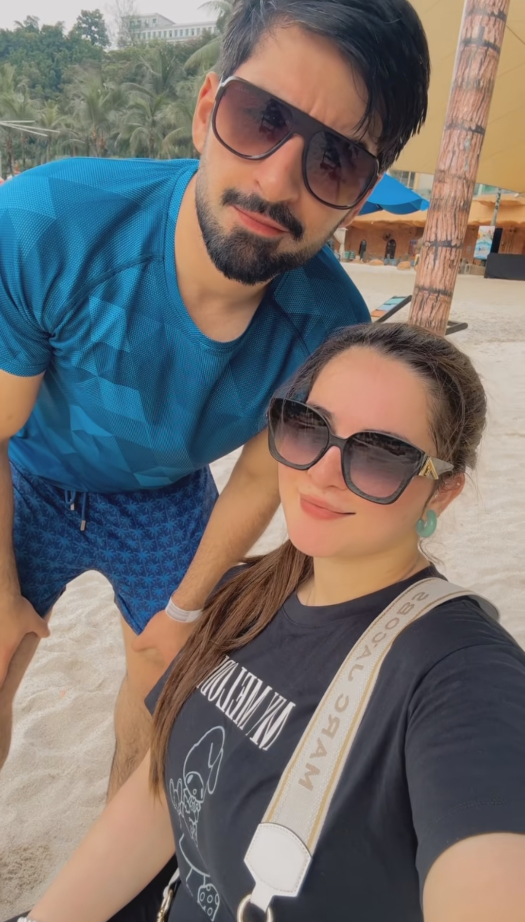 Aiman Khan Shares New Snaps & Reel From Family Vacation | Reviewit.pk