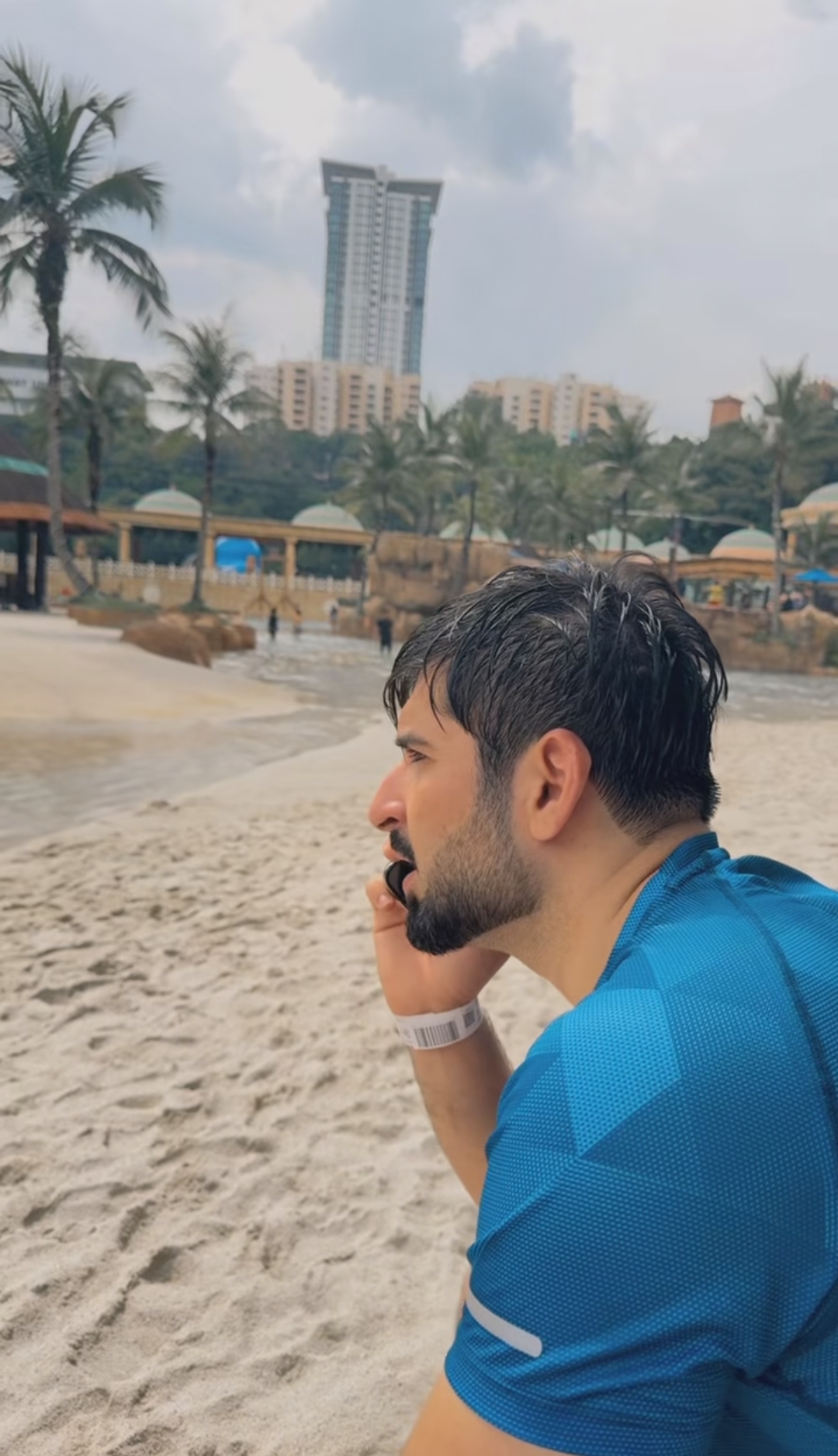 Aiman Khan Shares New Snaps & Reel From Family Vacation | Reviewit.pk