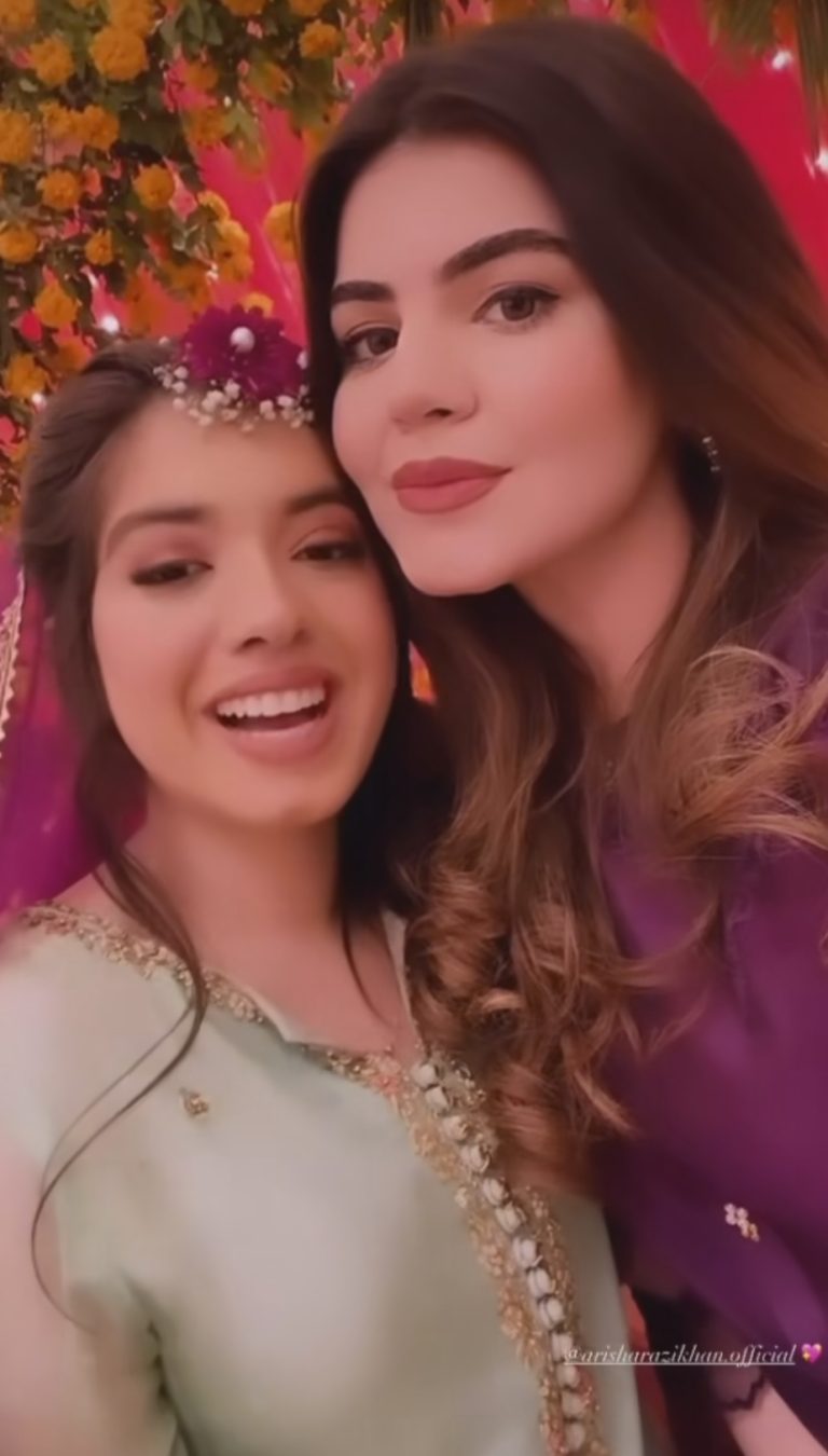 Arisha Razi Dholki Event's Pictures | Reviewit.pk