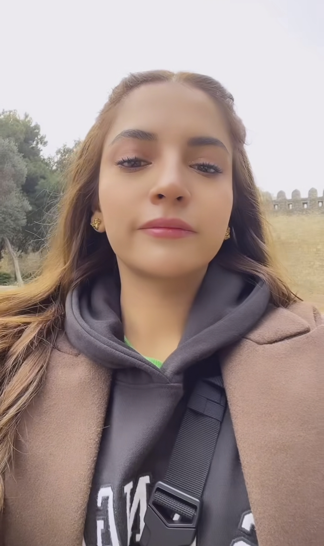 Dananeer Mobeen's New Adorable Clicks From Baku Vacation | Reviewit.pk