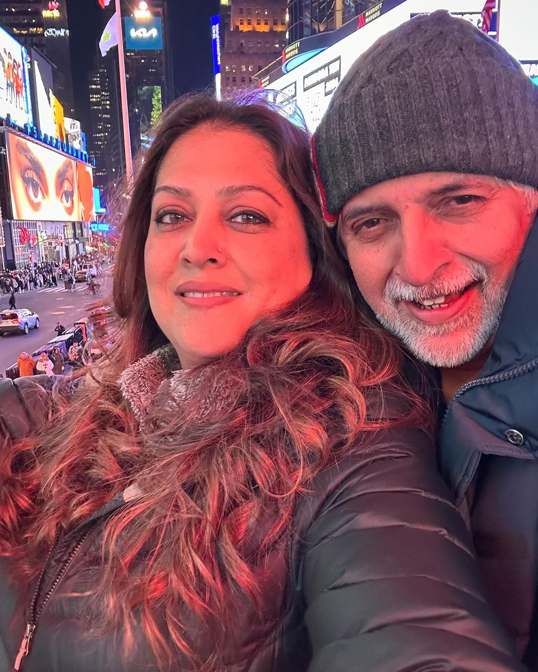 Fazila Qazi Pictures With Husband From New York | Reviewit.pk