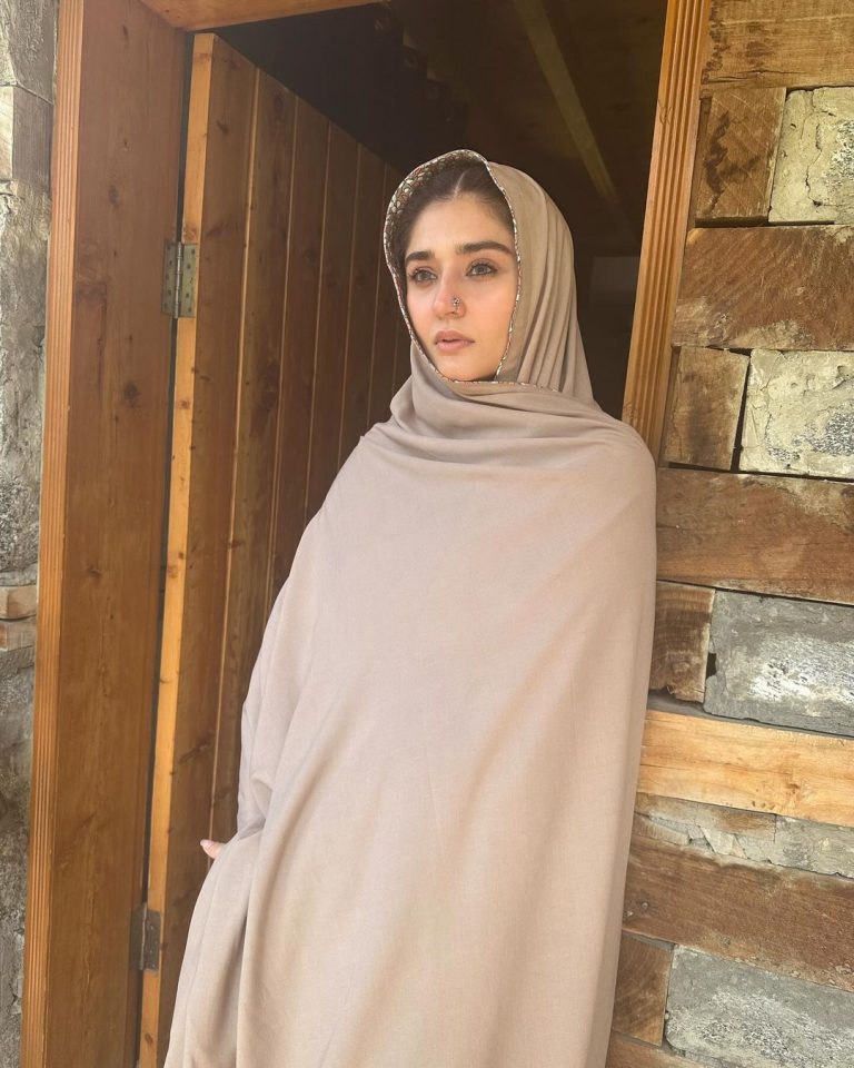 Beautiful Pictures Of Durefishan From Khaie's Set | Reviewit.pk