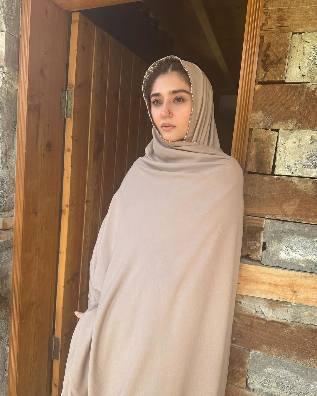 Beautiful Pictures Of Durefishan From Khaie's Set | Reviewit.pk