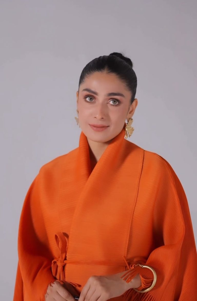 Ayeza khan As Mubashira And Mahnoor Face to Face | Reviewit.pk