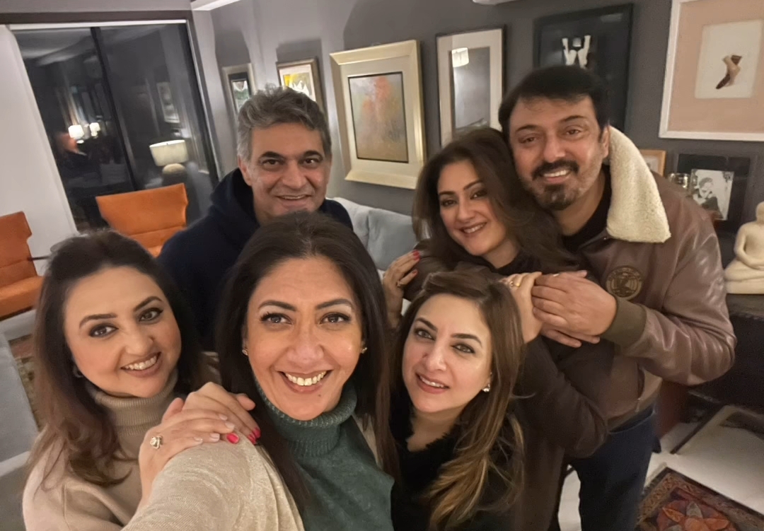 Adorable Family Pictures of Nauman Ijaz | Reviewit.pk