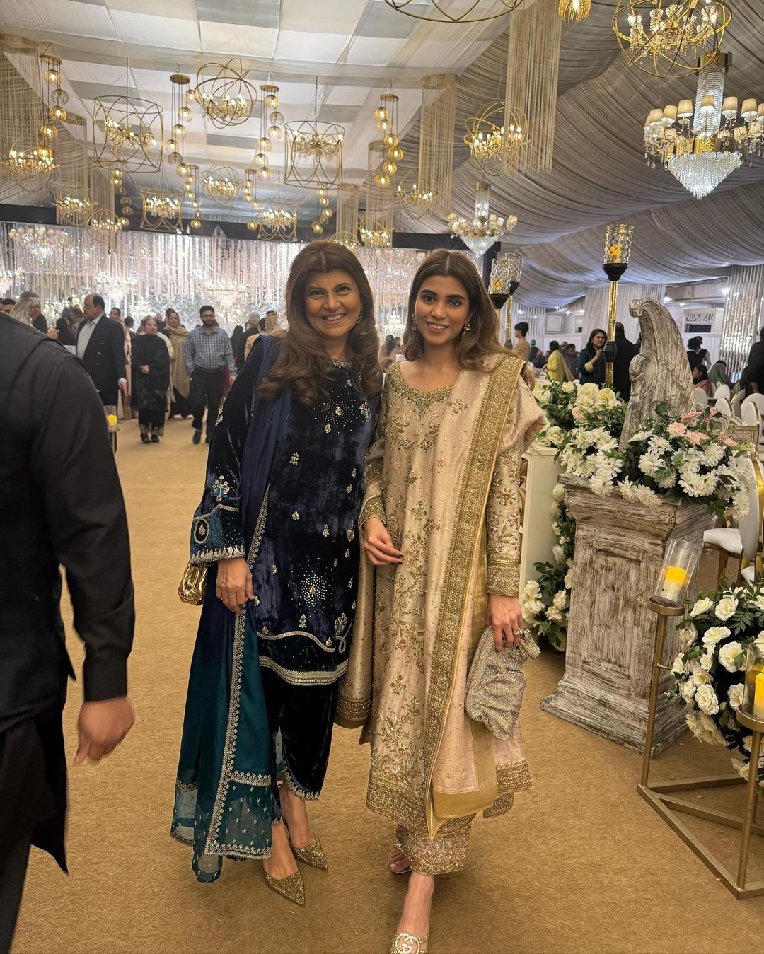 Rubina Ashraf New Pictures From Wedding | Reviewit.pk
