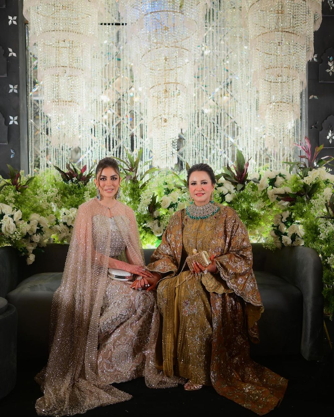 Saba Faisal's HD Clicks With Daughter From Arsalan Faisal's Walima | Reviewit.pk
