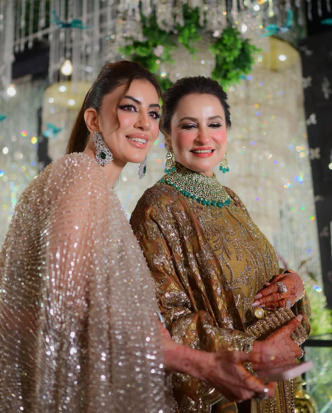 Saba Faisal's HD Clicks With Daughter From Arsalan Faisal's Walima | Reviewit.pk