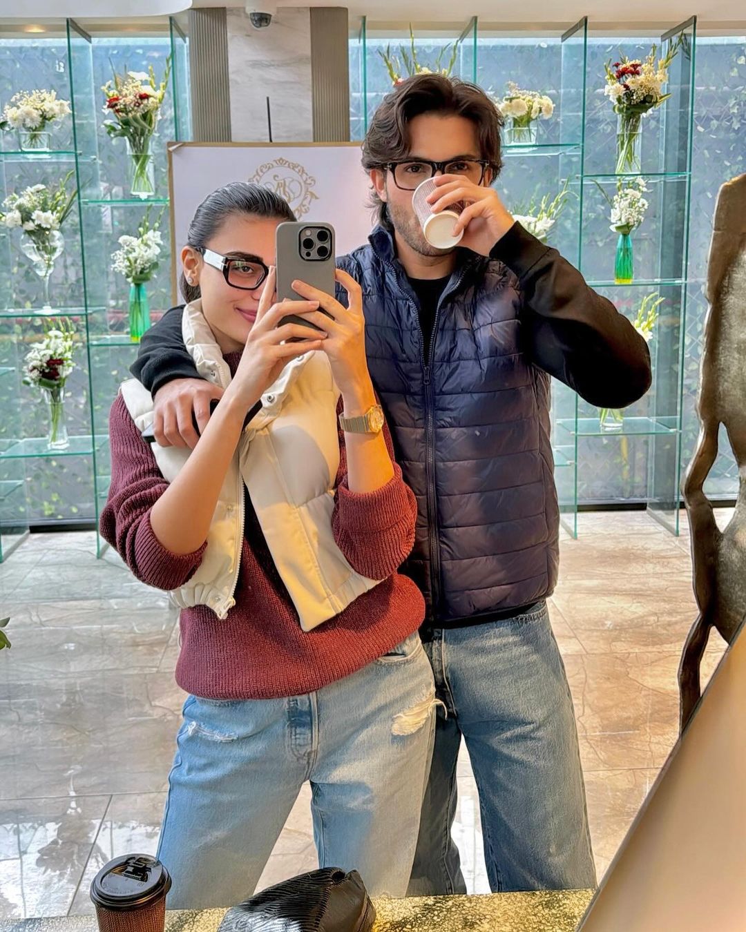 Shahroz Sabzwari Pictures With Wife Sadaf From Lunch | Reviewit.pk