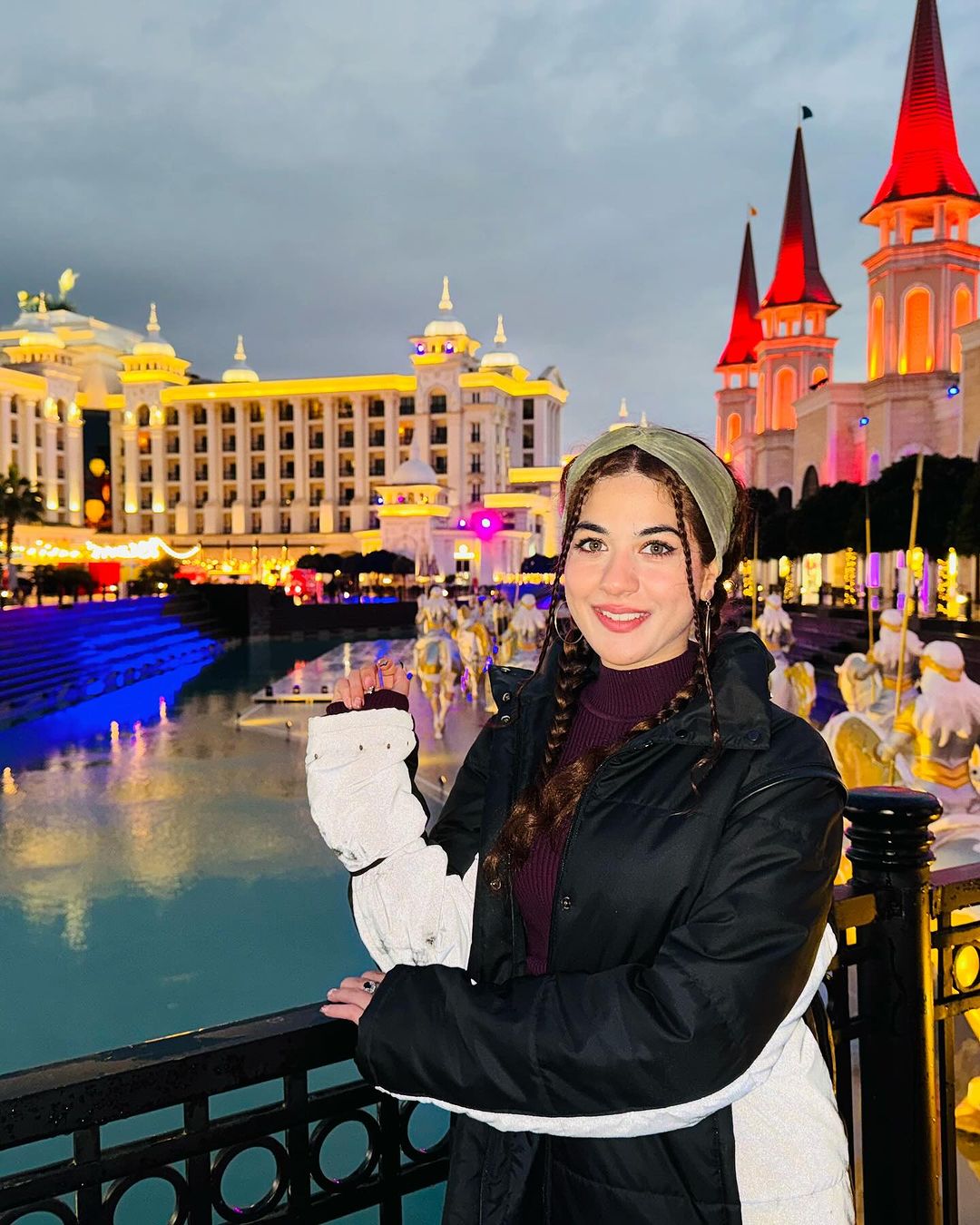 Areej Mohyudin Vacationing In The Beautiful Turkey | Reviewit.pk