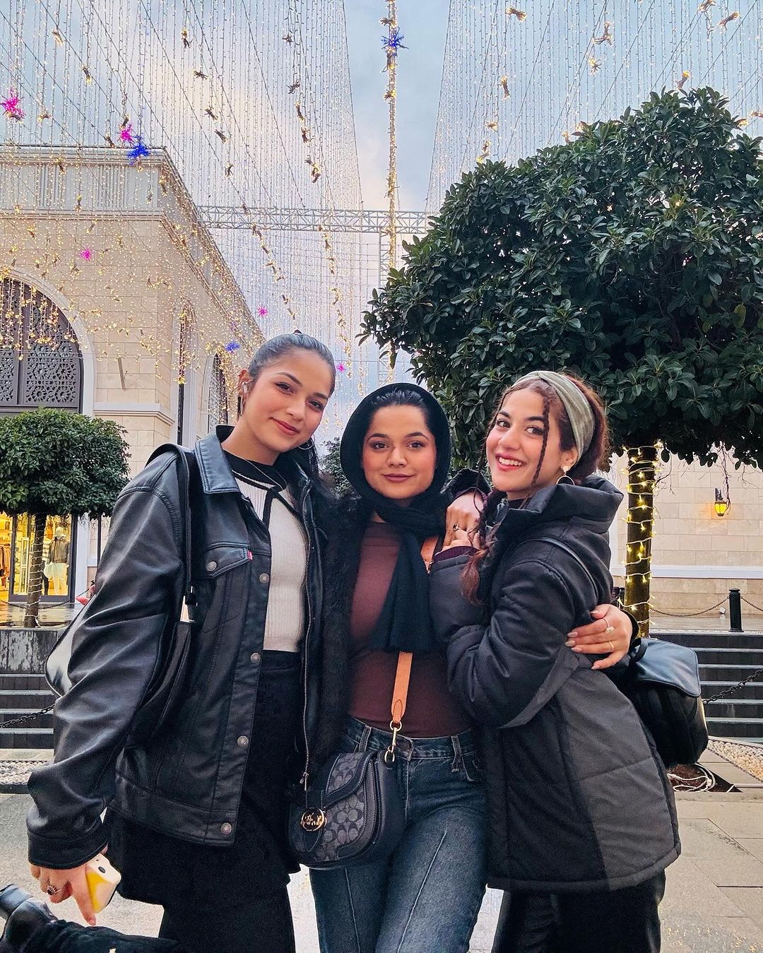 Areej Mohyudin Vacationing In The Beautiful Turkey | Reviewit.pk