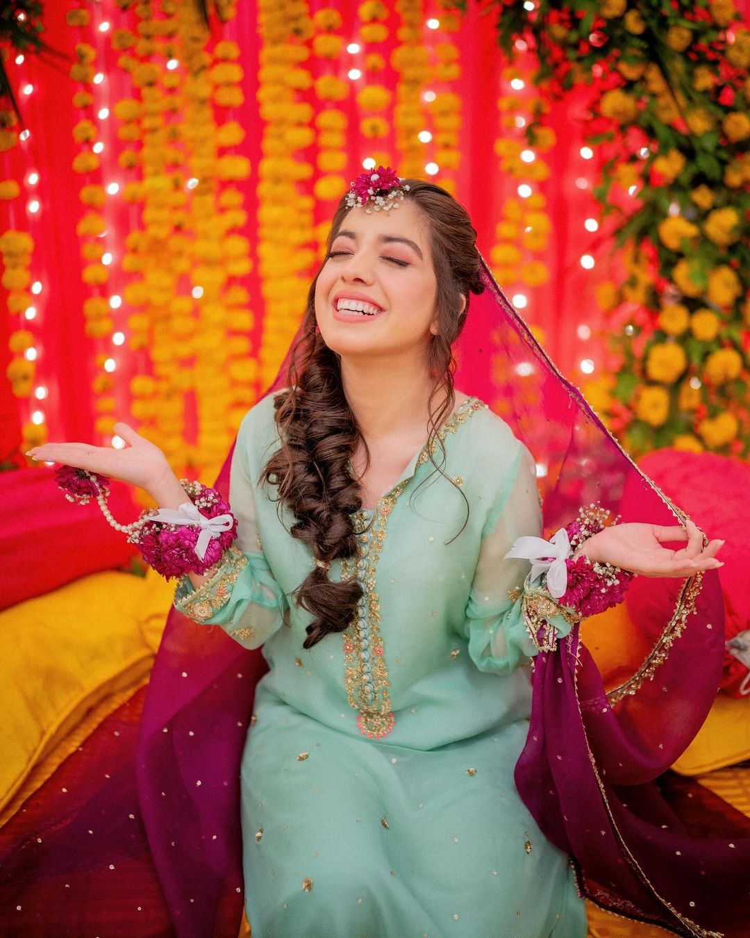 HD Pictures From Arisha Razi Dholki Event | Reviewit.pk