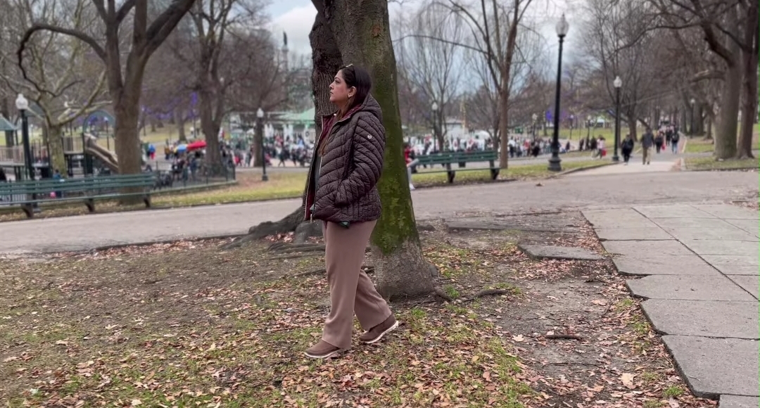 Fazila Qazi Pictures With Husband From New York | Reviewit.pk