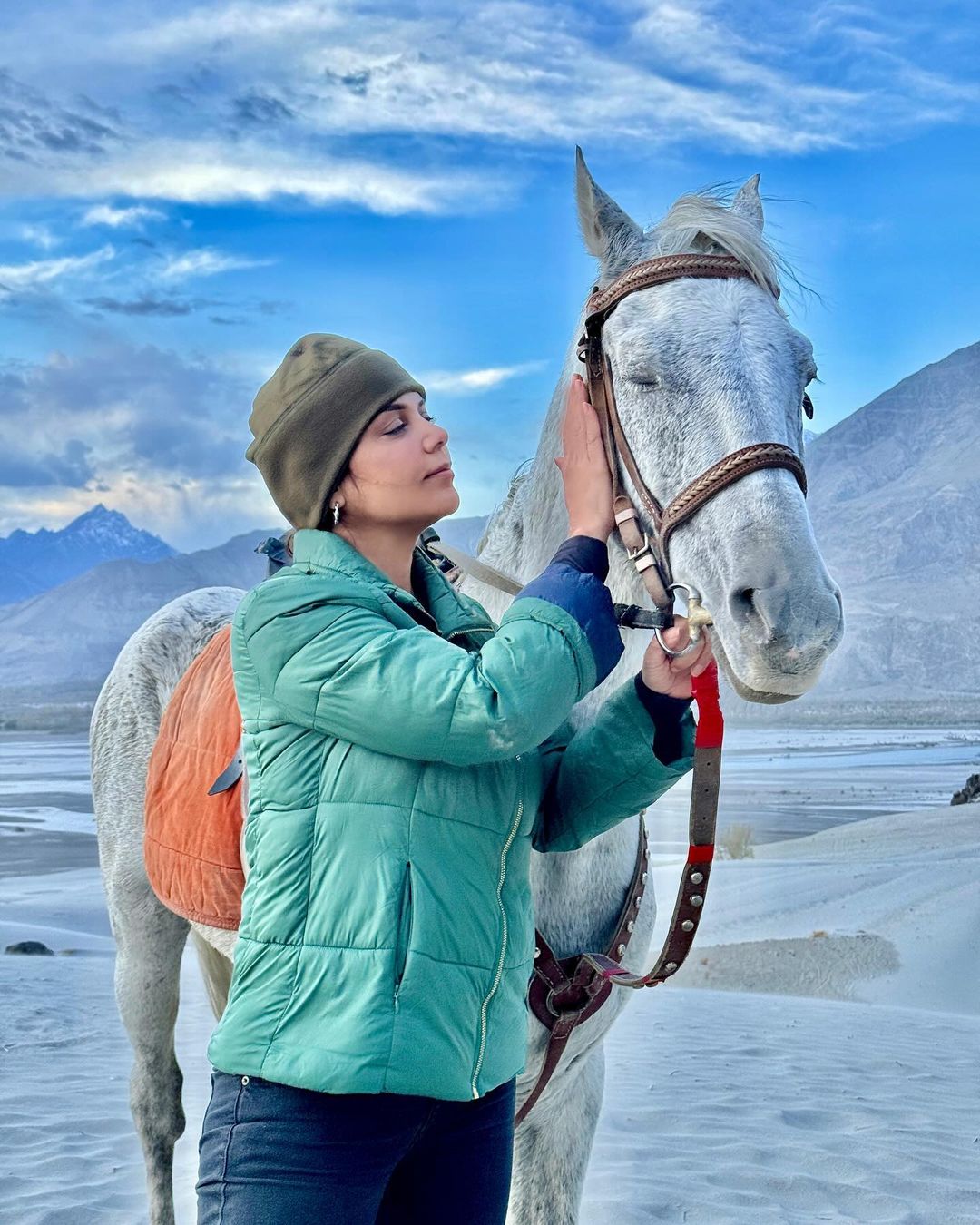 Hadiqa Kiani Vacationing In The Beautiful Skardu | Reviewit.pk