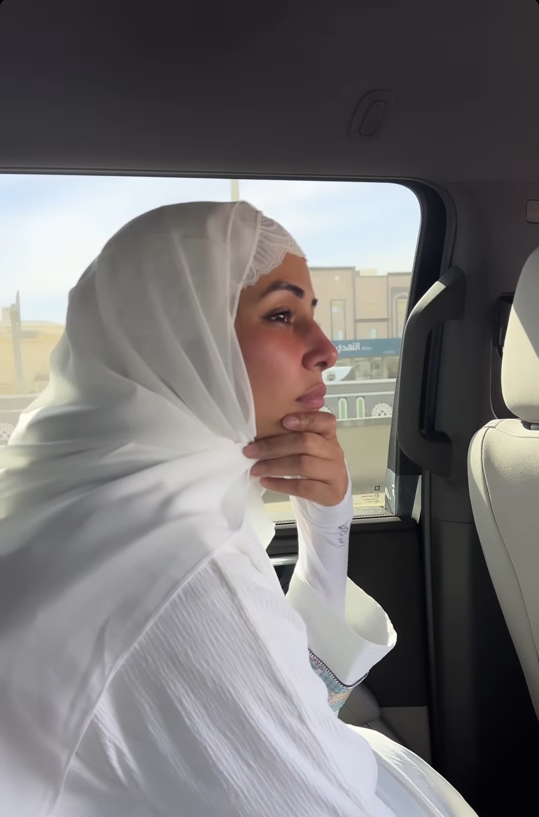 Indian Actress Hina Khan's Miraculous Story Regarding Roza E Rasool (S ...