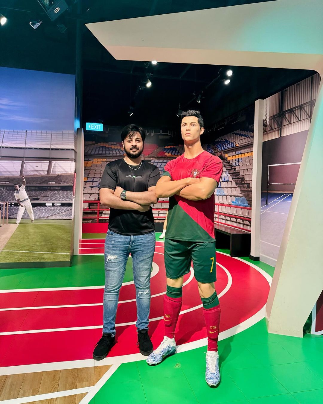 Iqra Kanwal & Areeb Parvaiz Pictures From Madame Tussauds Museum ...