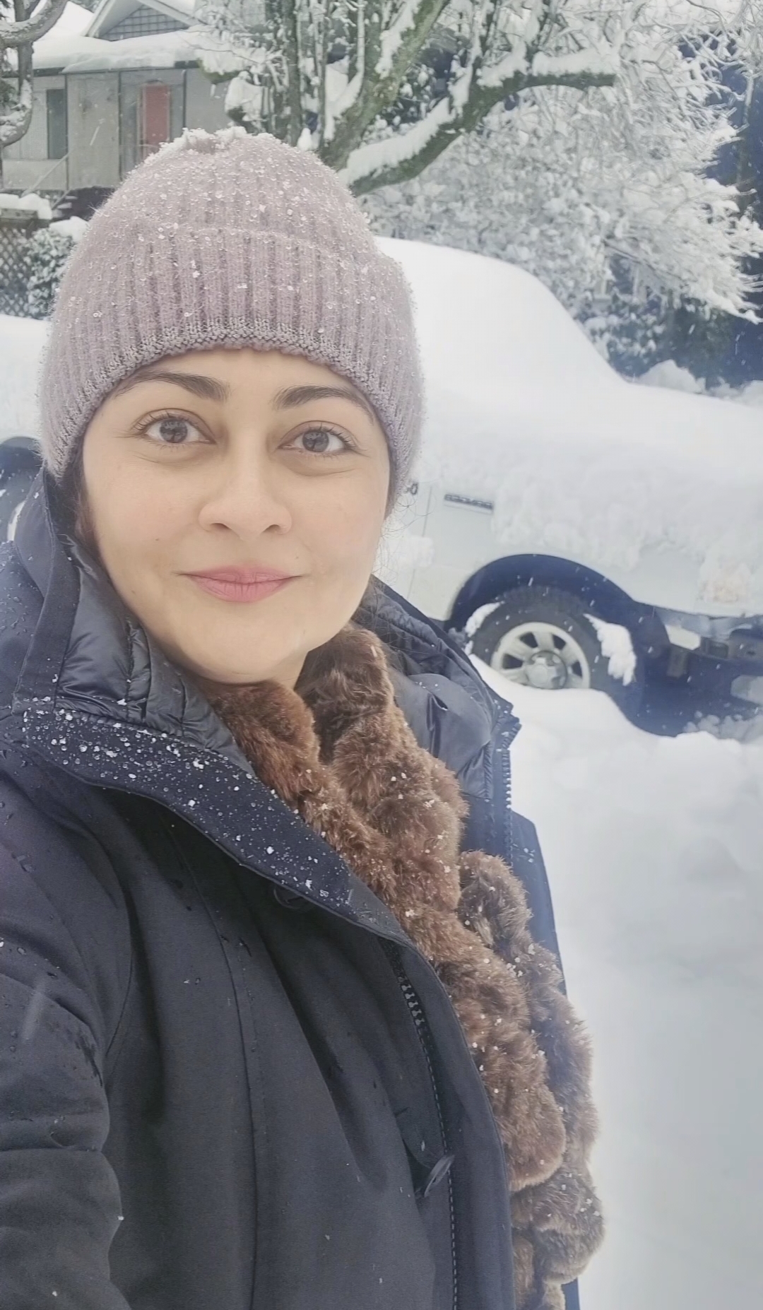Actress Jana Malik Shares Pictures From Canada | Reviewit.pk