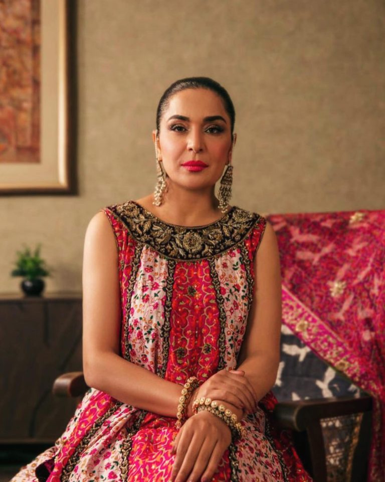 Meera Opens Up On Bad Comments She Gets | Reviewit.pk
