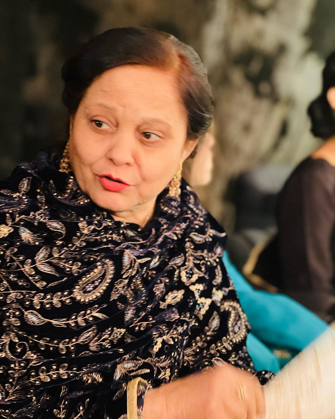 Saba Faisal Thanks Her Family For Taking Part In Arsalan's Wedding ...