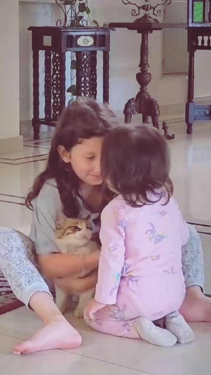 Shahroz Sabzwari Shares Cutest Video Of Daughters Nooreh And Zahra ...