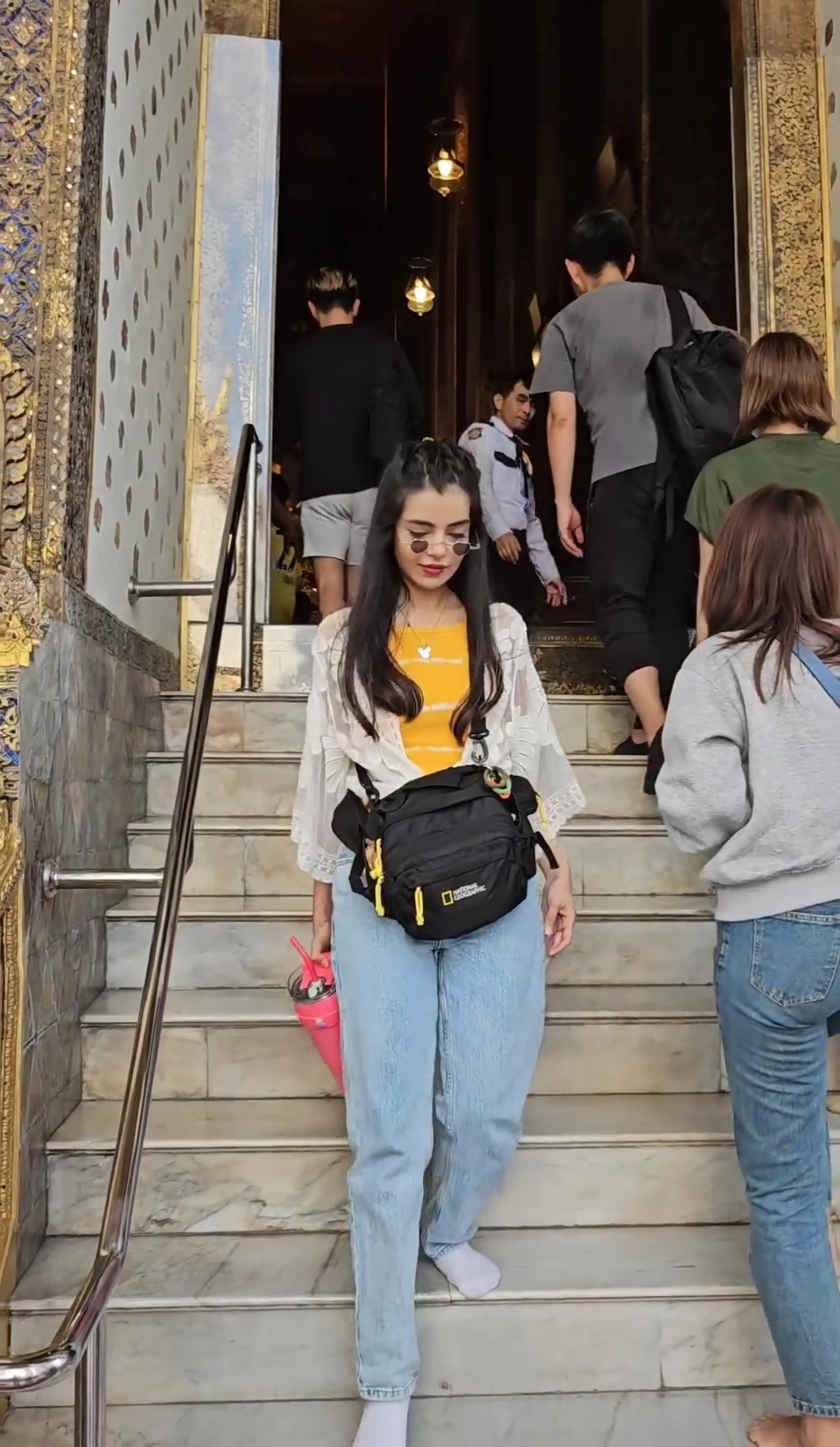 Srha Asghar's Cool Clicks & Reels With Husband From Thailand | Reviewit.pk