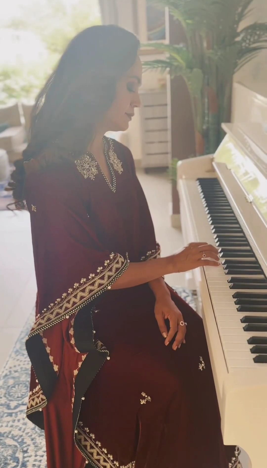 Aamina Sheikh’s Comeback Excites Fans | Reviewit.pk