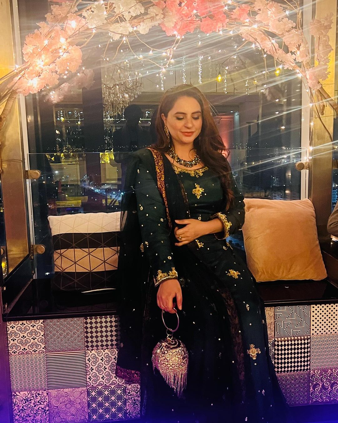 Fatima Effendi & Kanwar Arsalan Pictures From Wedding | Reviewit.pk