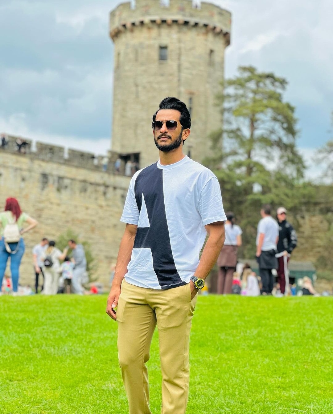 Hassan Ali New Adorable Family Clicks | Reviewit.pk