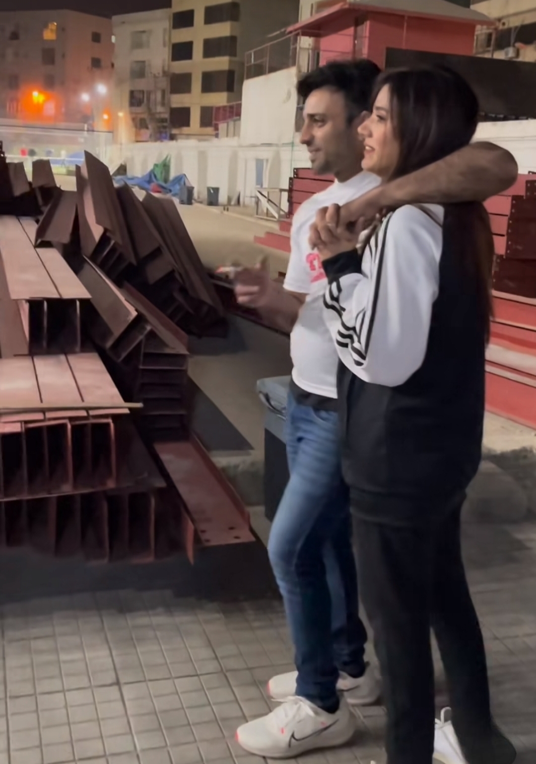 Kiran Ashfaque Adorable Pictures With Husband Hamza Ali Chaudhary ...