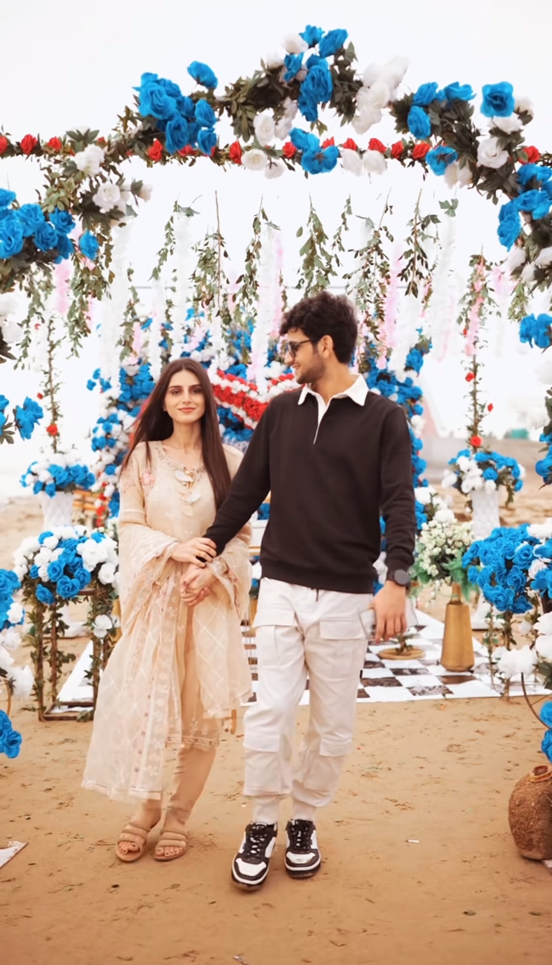 Maaz Safder New Family Pictures | Reviewit.pk