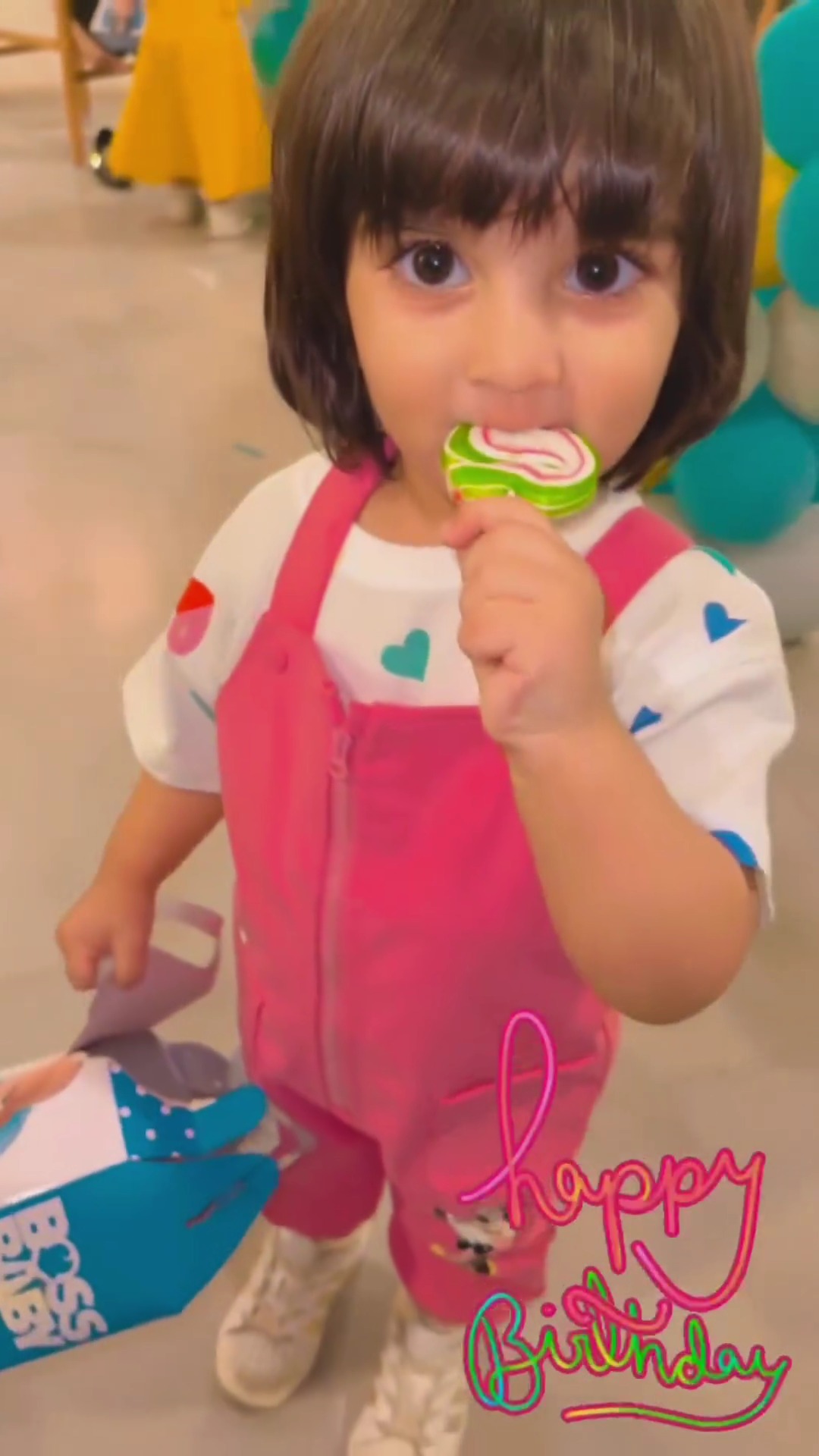 Syeda Aliza Sultan Family Pictures From A Wedding | Reviewit.pk