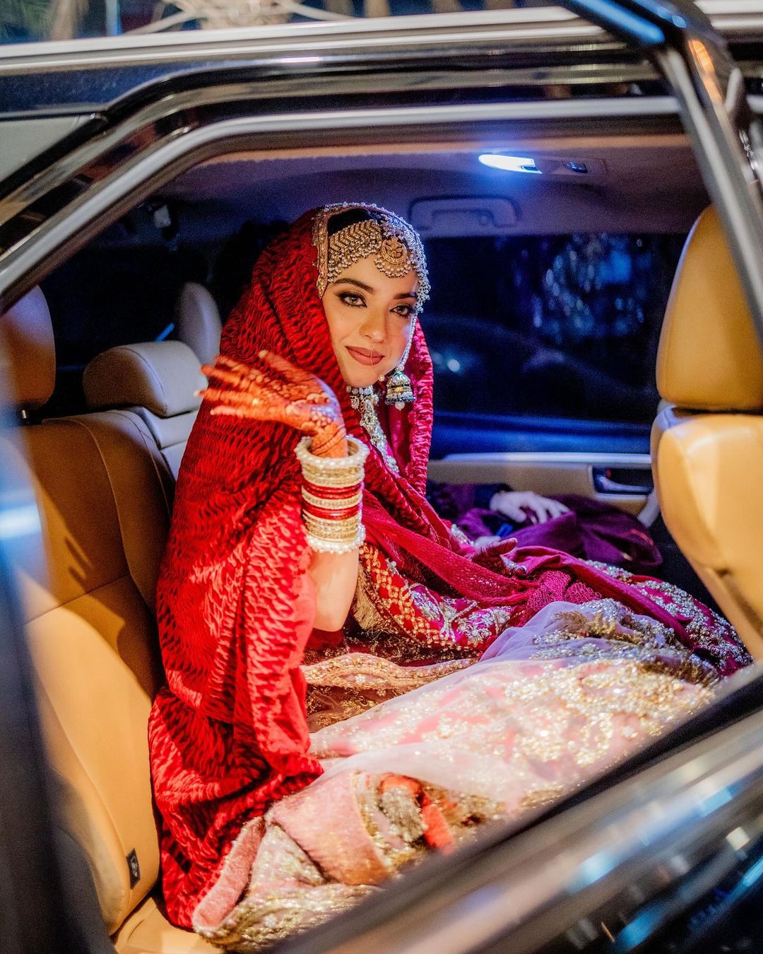 Arisha Razi HD Wedding Photoshoot | Reviewit.pk
