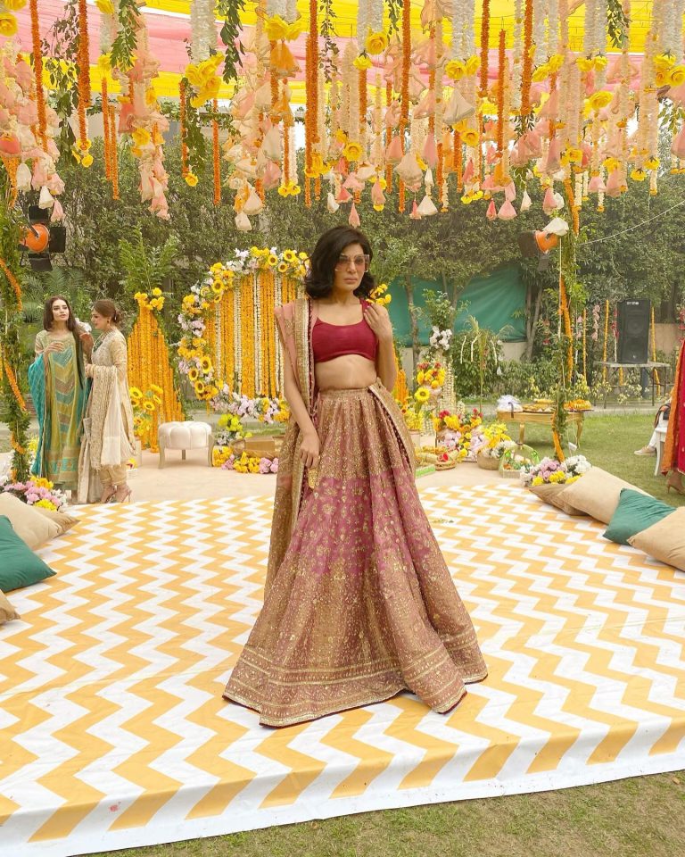 Iffat Omar's Family Pictures From Her Daughter's Wedding Event ...