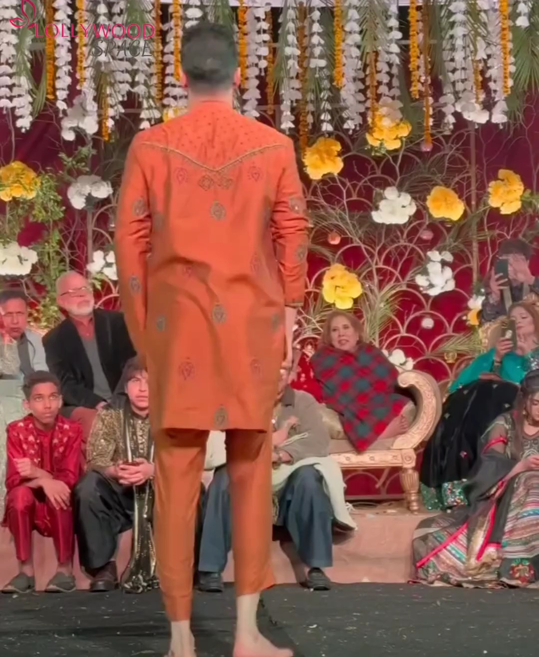 Ken Doll Aka Adnan Zafar's Dance At Sehar Mirza Mehndi Criticized ...