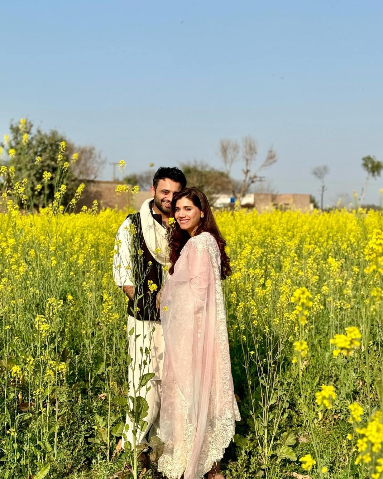 Kiran Ashfaque's New Adorable Clicks With Husband Hamza Ali Chaudhary ...