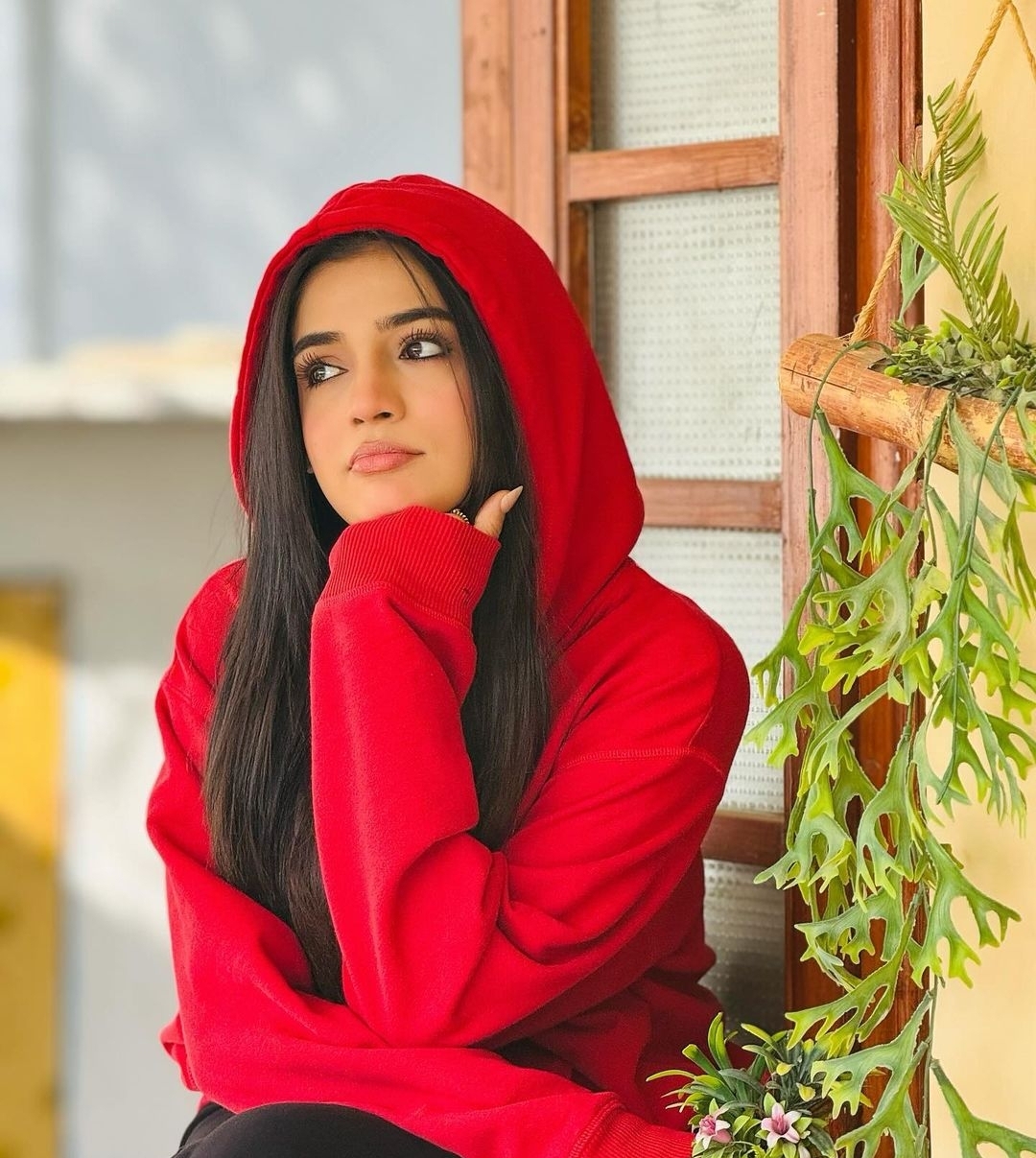 Tiktoker Turn Actor Laiba Khurram Bashes Laiba Khan For Criticizing Tiktokers | Reviewit.pk