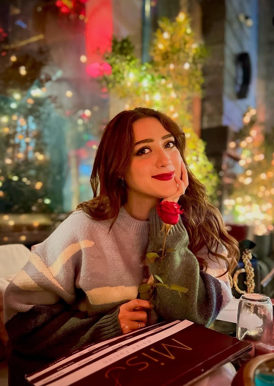 Momina Iqbal About Qualities Of Her Life Partner | Reviewit.pk