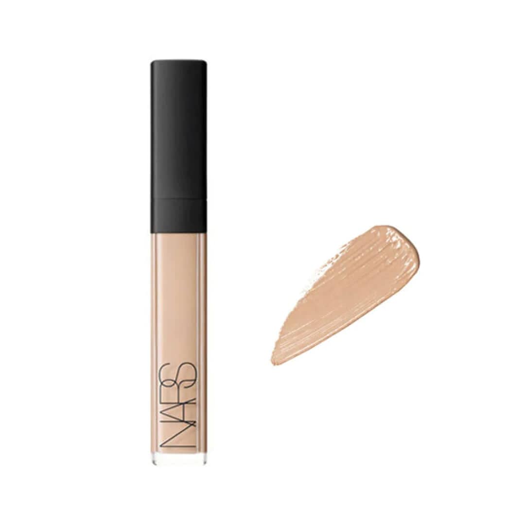 Durefishan Shares Glowy Makeup Products And Tutorial | Reviewit.pk