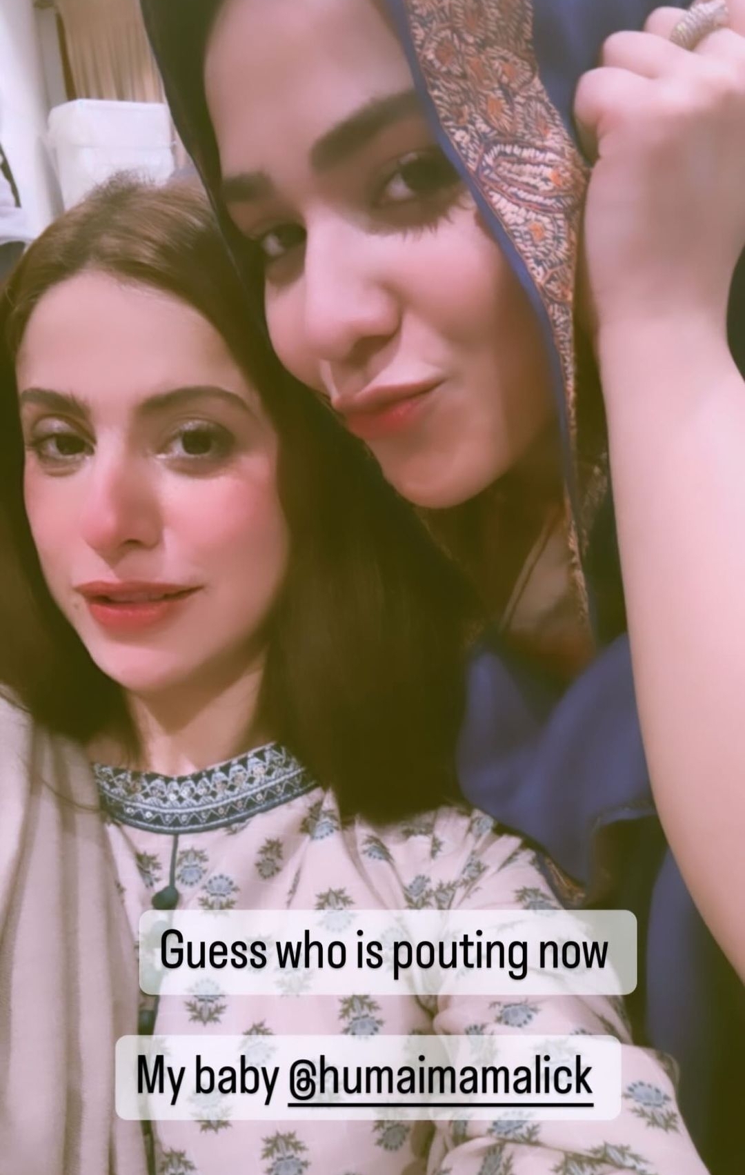 Humaima Malick & Noor Bukhari With Their Spiritual Guide | Reviewit.pk