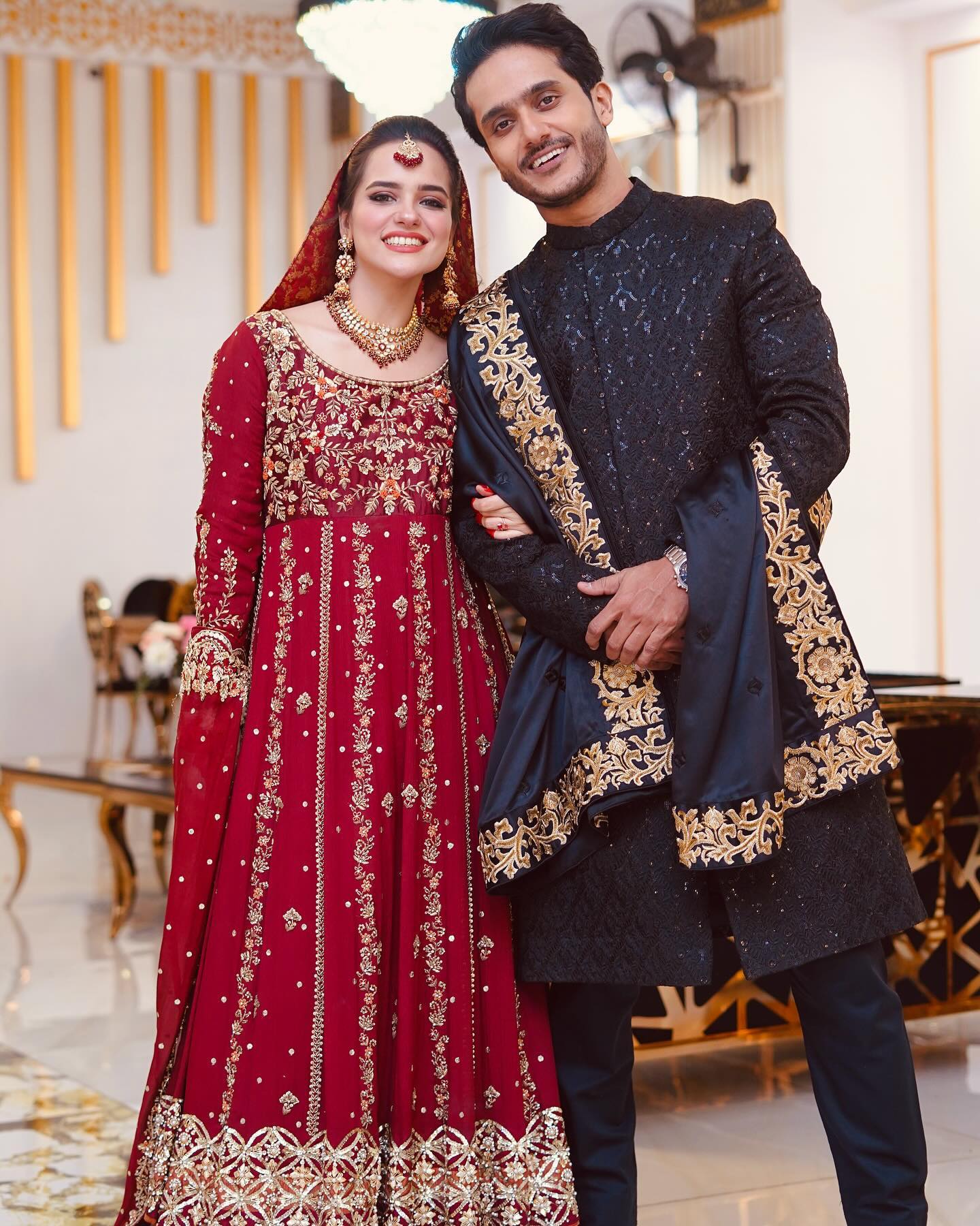 Rabya Kulsoom Shares Adorable Clicks From Bangkok With Family | Reviewit.pk