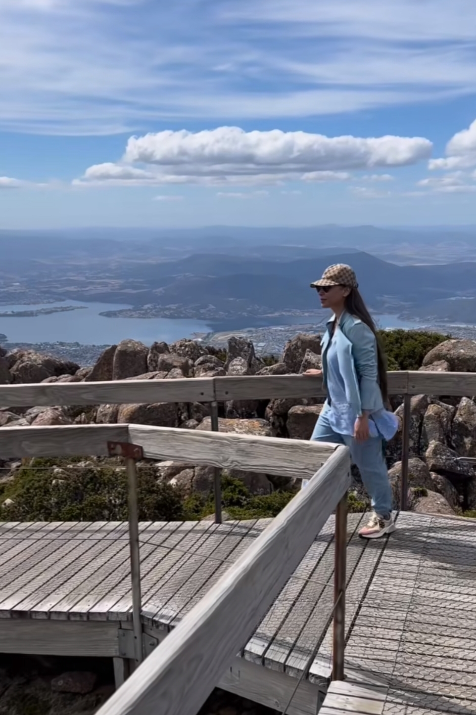 Reema Khan Enjoying Vacation In Australia | Reviewit.pk
