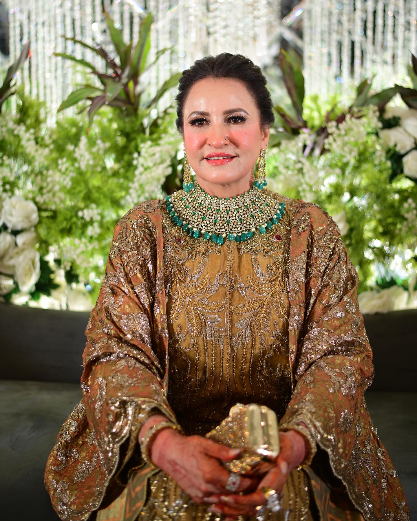 Saba Faisal Opens Up On Playing Mother To Old Actors | Reviewit.pk