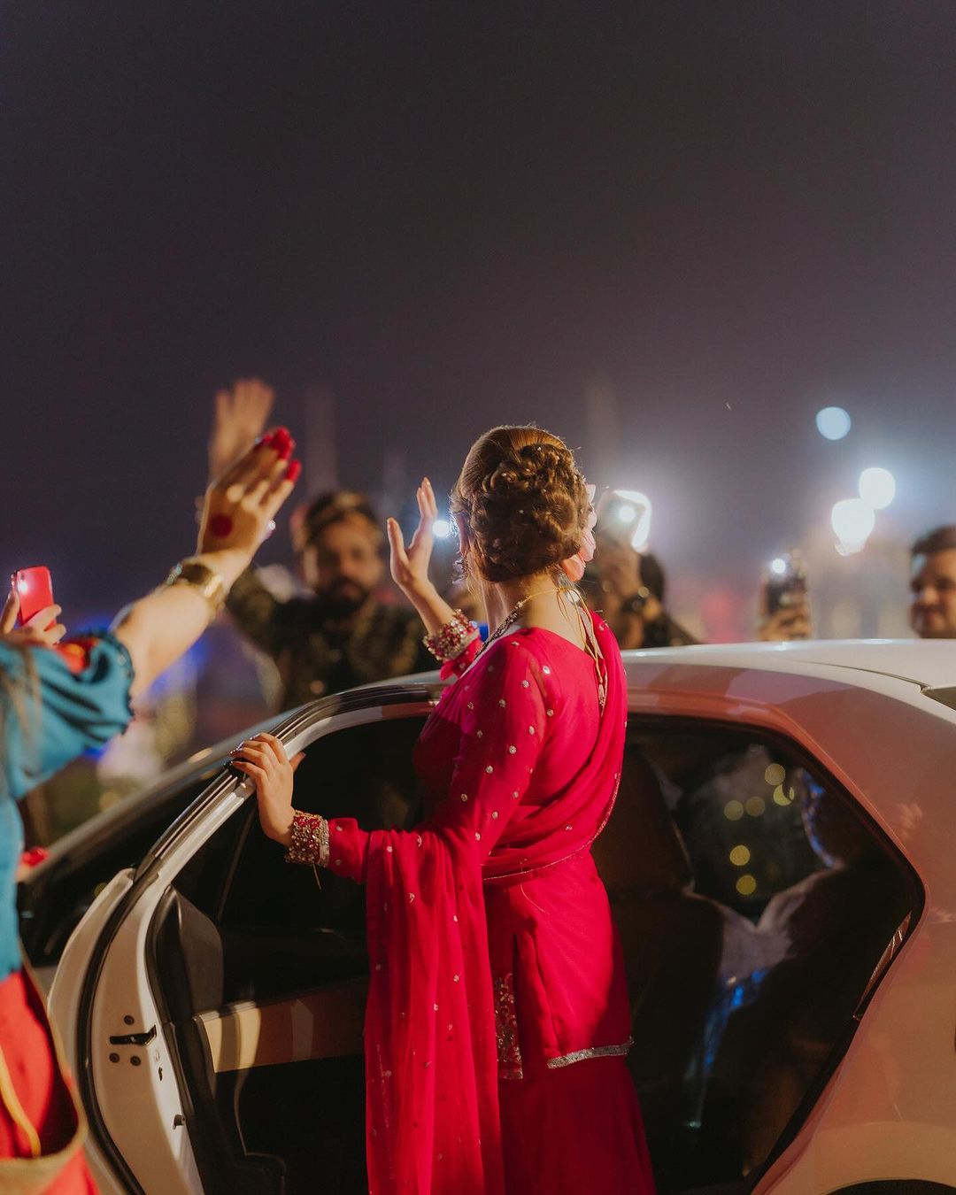 Jannat Mirza Celebrates Sister Sehar's Bollywood Night | Reviewit.pk